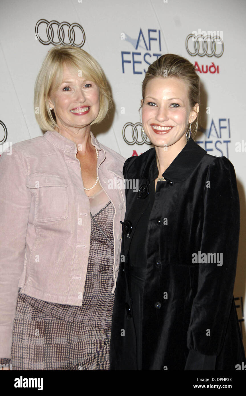 Nov. 10, 2006 - Hollywood, California, U.S. - Mother Karen Bonner and ...