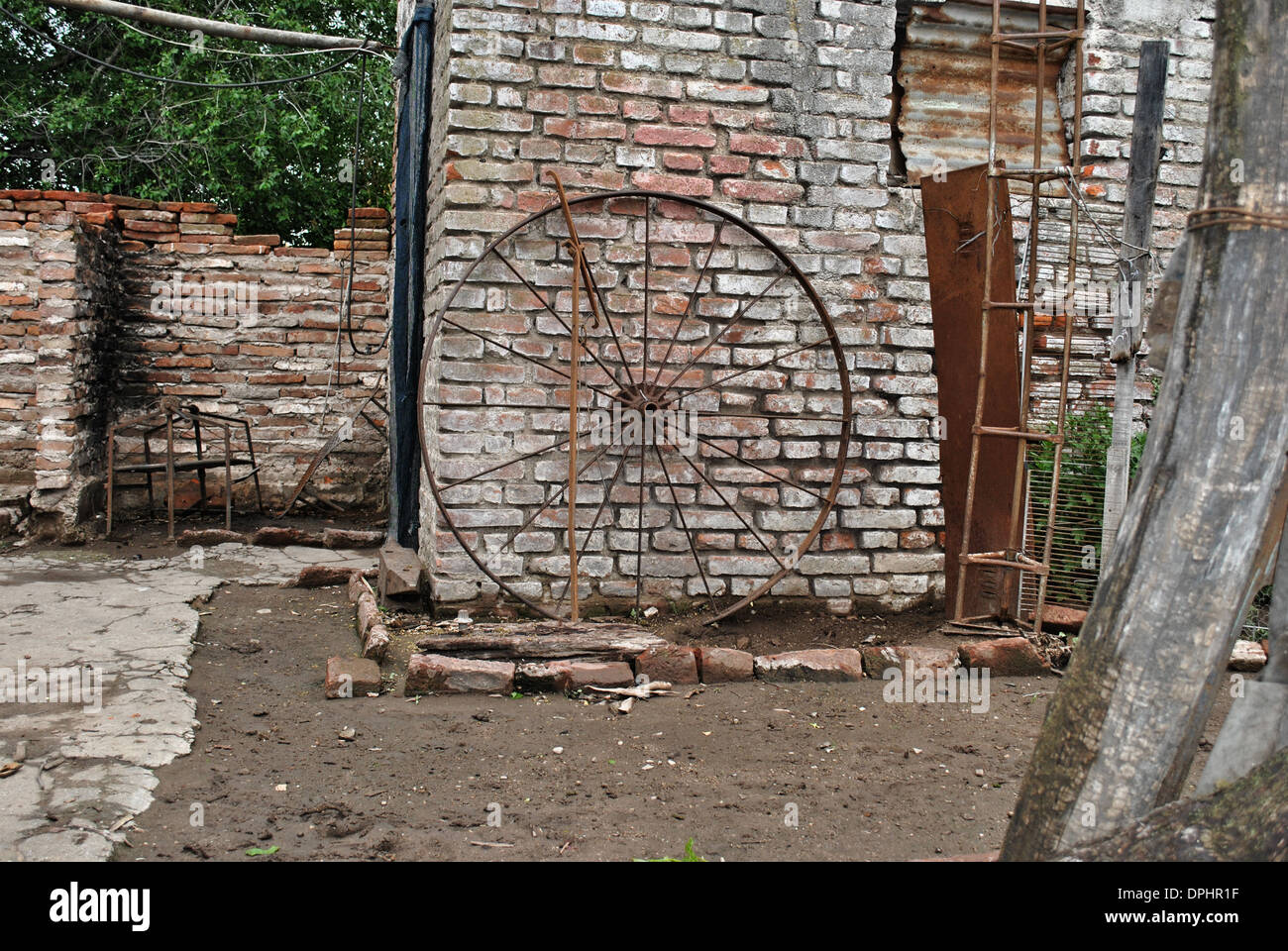 Iron wheel hi-res stock photography and images - Alamy