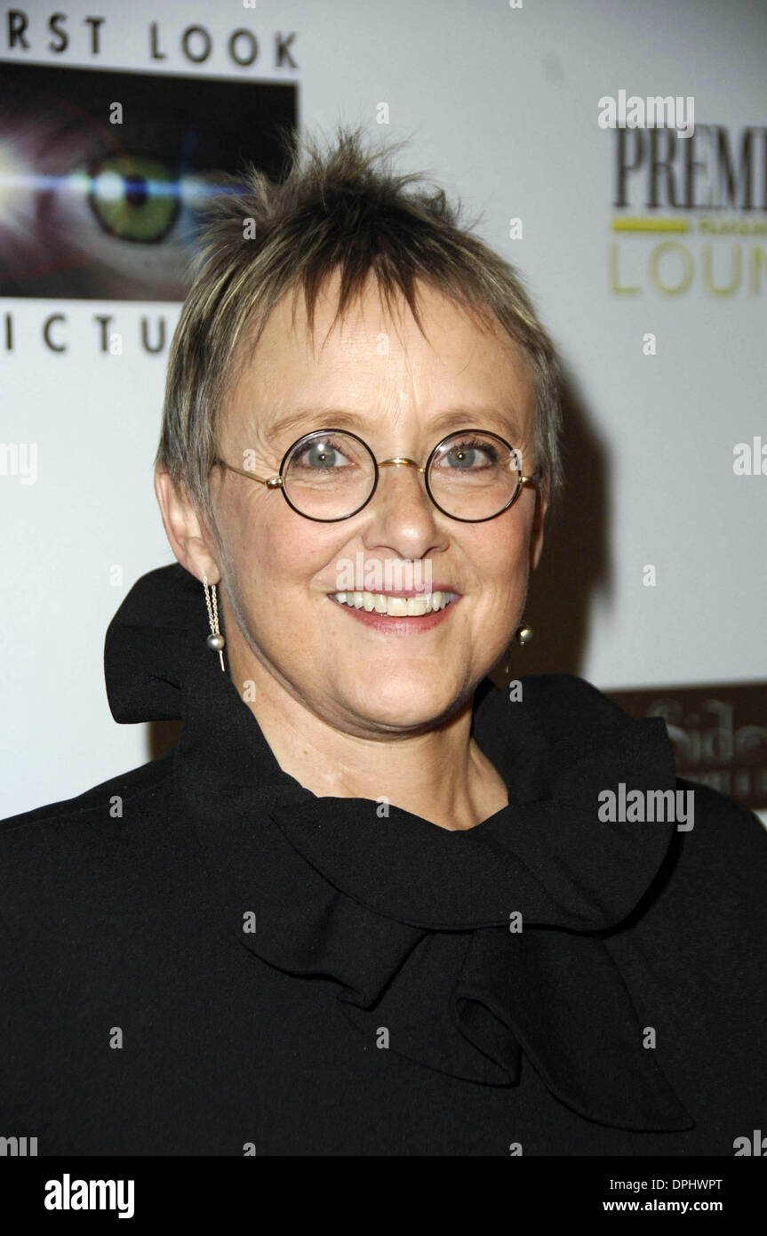 Mary beth hurt hi-res stock photography and images - Alamy