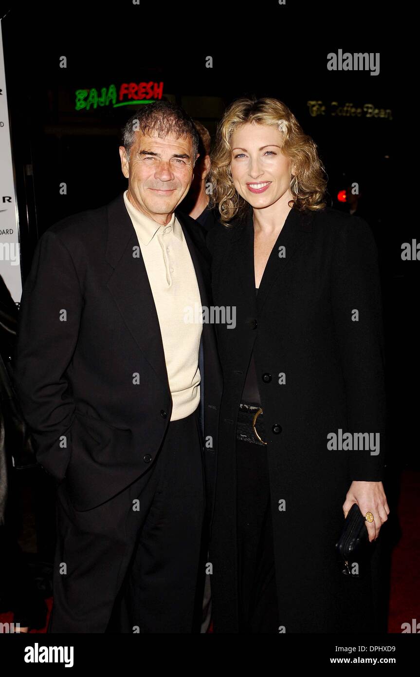 Denise grayson robert forster hi-res stock photography and images - Alamy