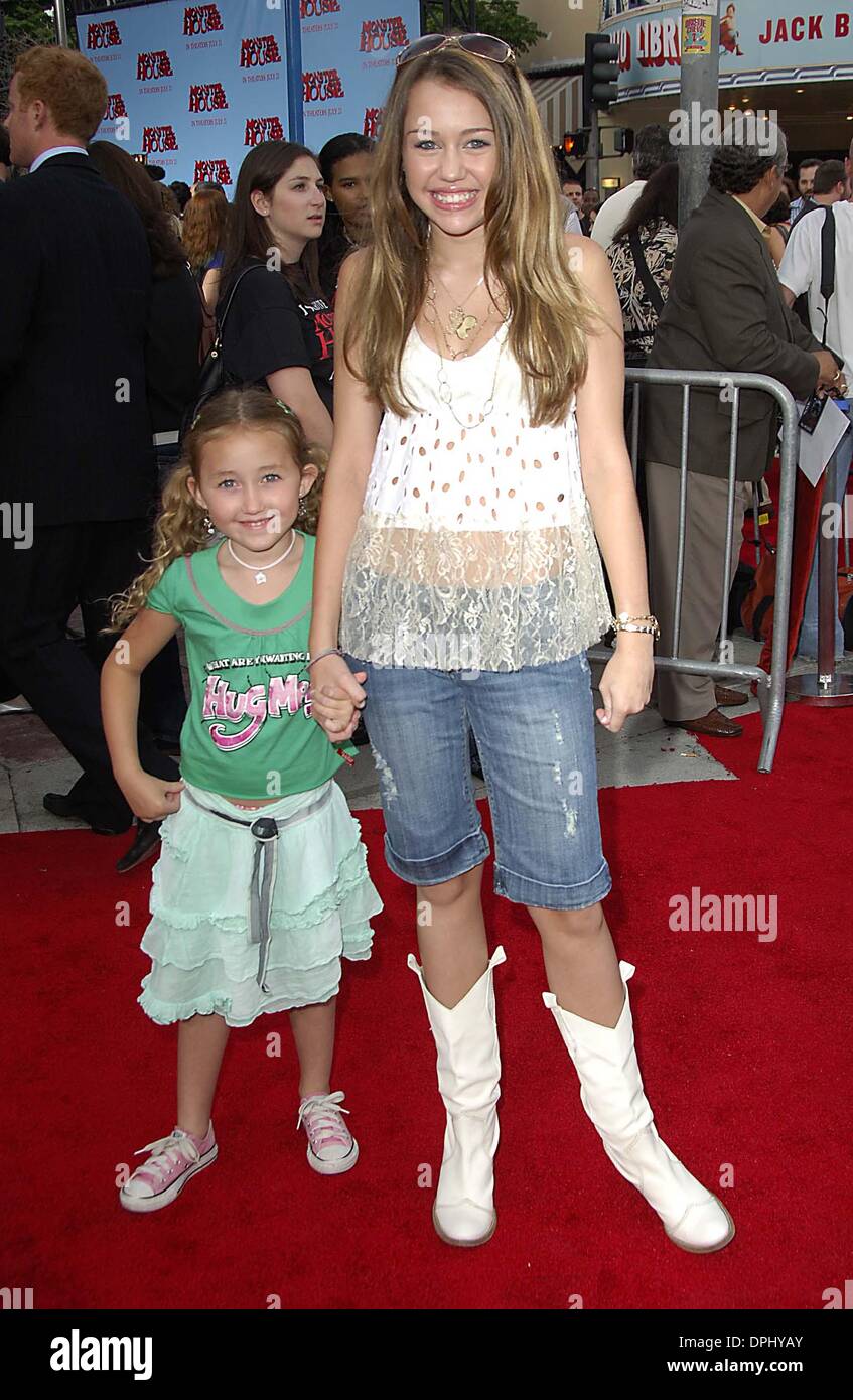 Noah lindsey cyrus hi-res stock photography and images - Alamy