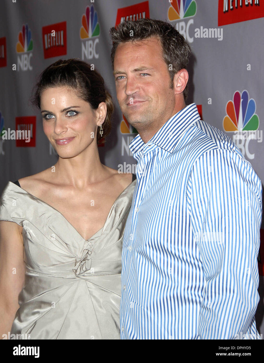Amanda peet matthew perry hi-res stock photography and images - Alamy