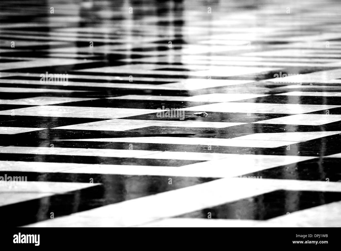 Rain plates hi-res stock photography and images - Alamy