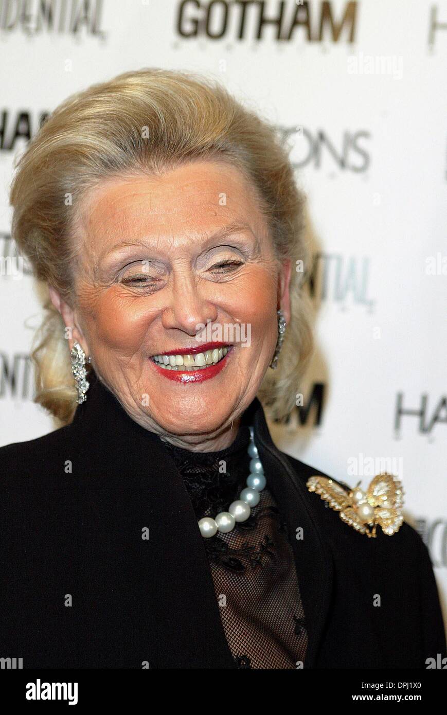 Socialite la hi-res stock photography and images - Alamy