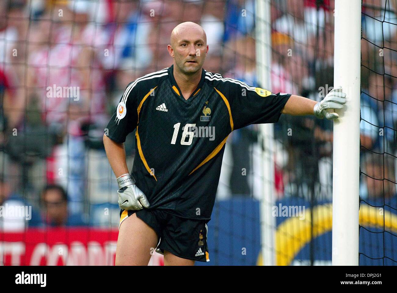 Fabien barthez hi-res stock photography and images - Alamy