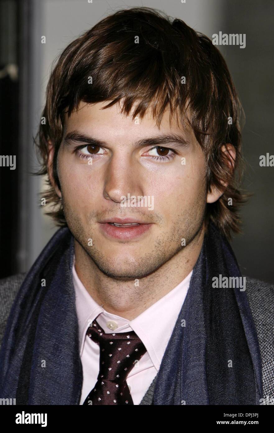 Oct. 11, 2006 - St. Katherine'S Dock, LONDON, ENGLAND - ASHTON KUTCHER ...
