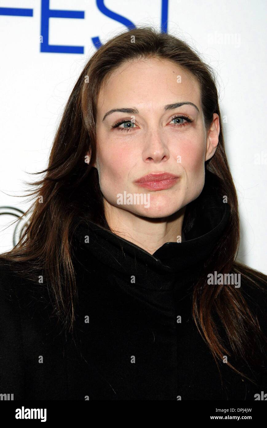 Claire forlani ripley under ground hi-res stock photography and images ...