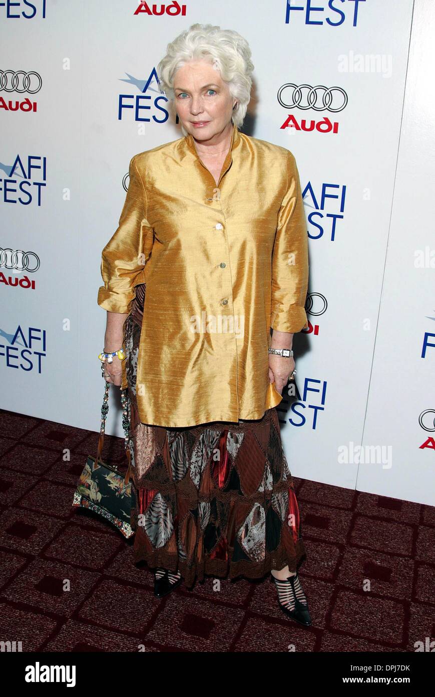Fionnula flanagan actress hi-res stock photography and images - Alamy