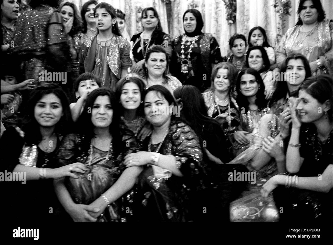 Apr. 28, 2006 - Erbil, Iraq - Kurdish women dress in traditional ...