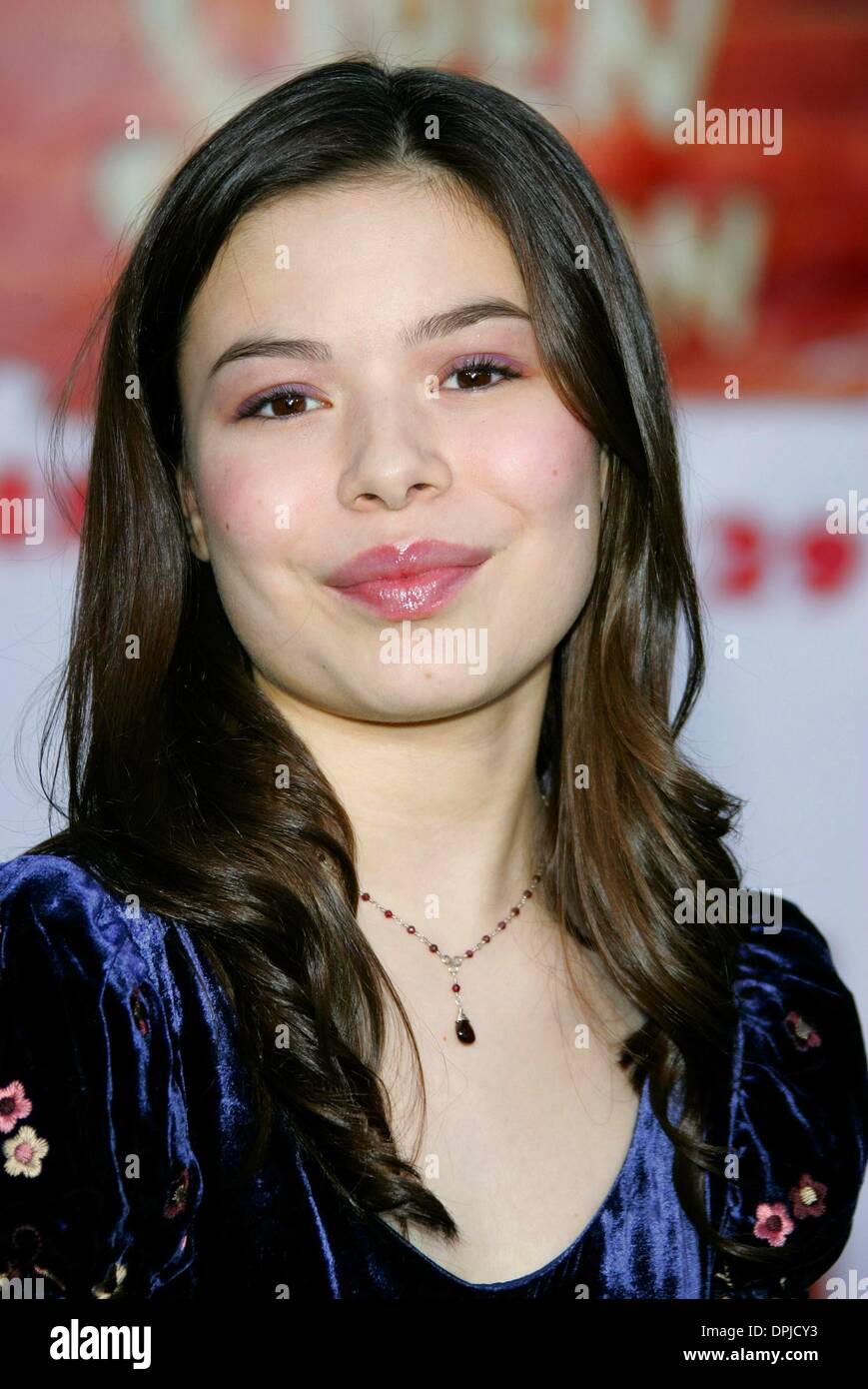 Miranda Cosgrove Without Eyebrows