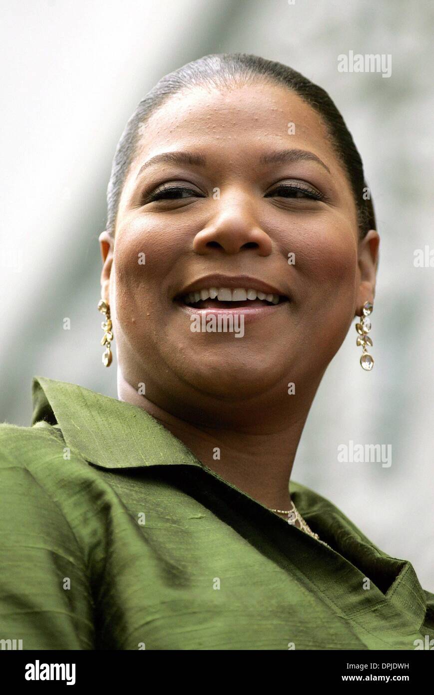 Feb. 21, 2006 - Hollywood, LOS ANGELES, USA - QUEEN LATIFAH.SINGER ...
