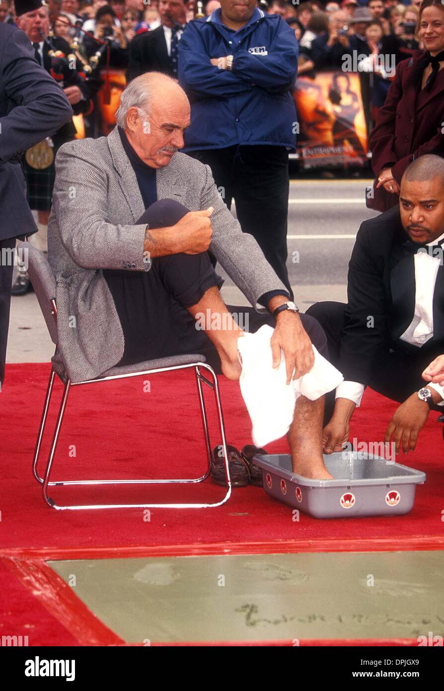 Apr. 13, 2006 - SEAN CONNERY HAND AND FOOTORINTS CEREMONY AT CHINESE ...