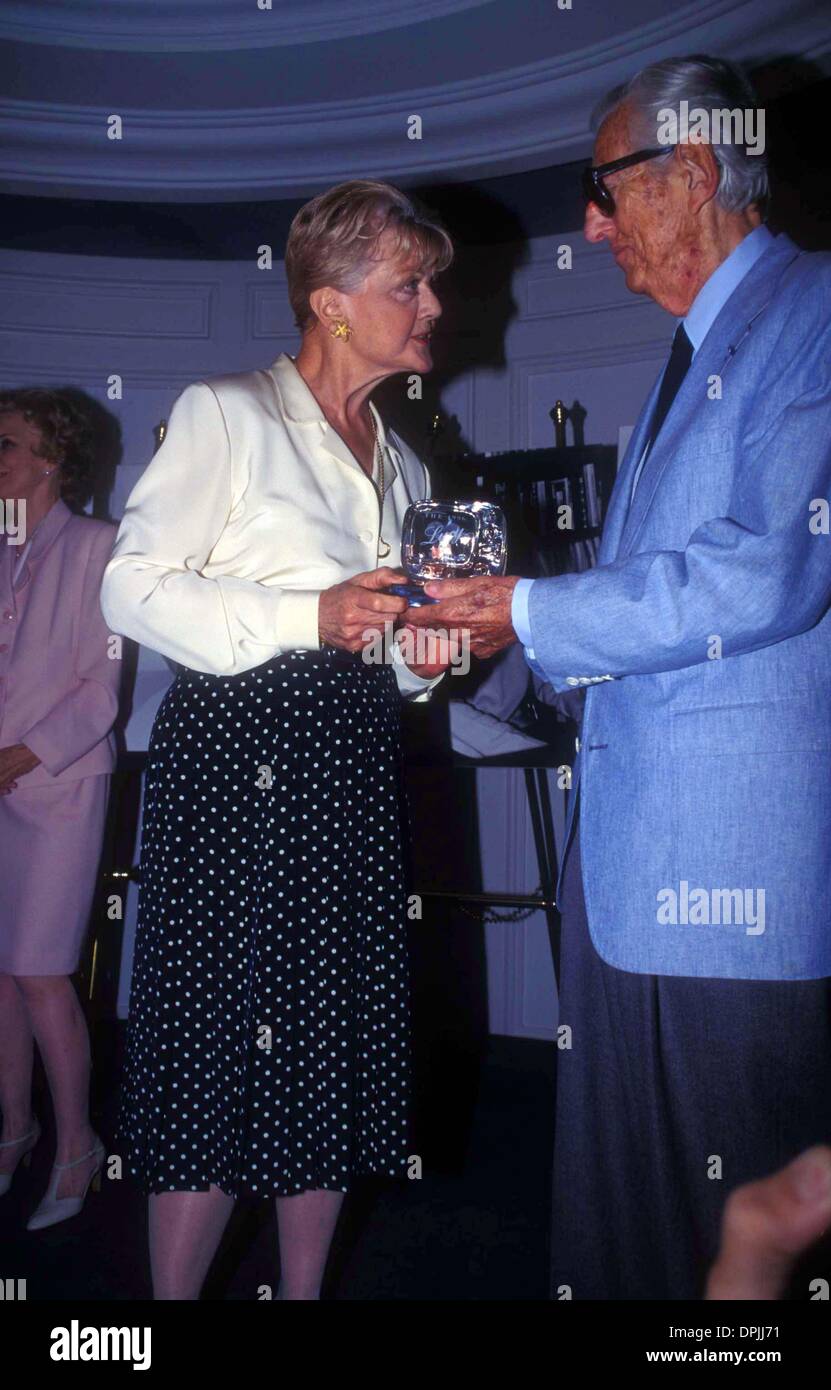 Sept. 22, 2006 - ANGELA LANSBURY WITH LEW WASSERMAN .LUCY AWARDS AT ...