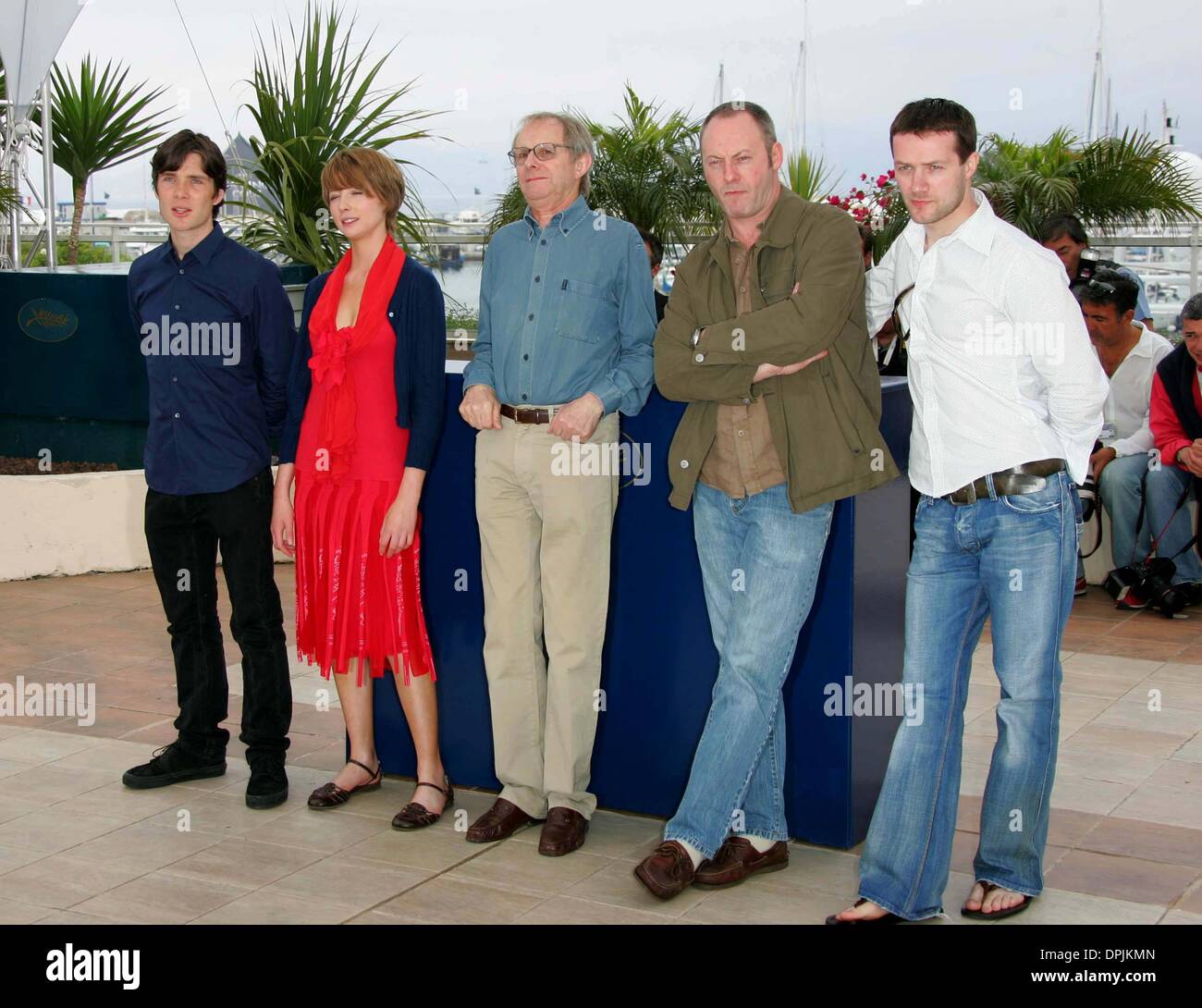 May 18, 2006 - Palais De Festival, CANNES, FRANCE - THE CAST & DIRECTOR ...