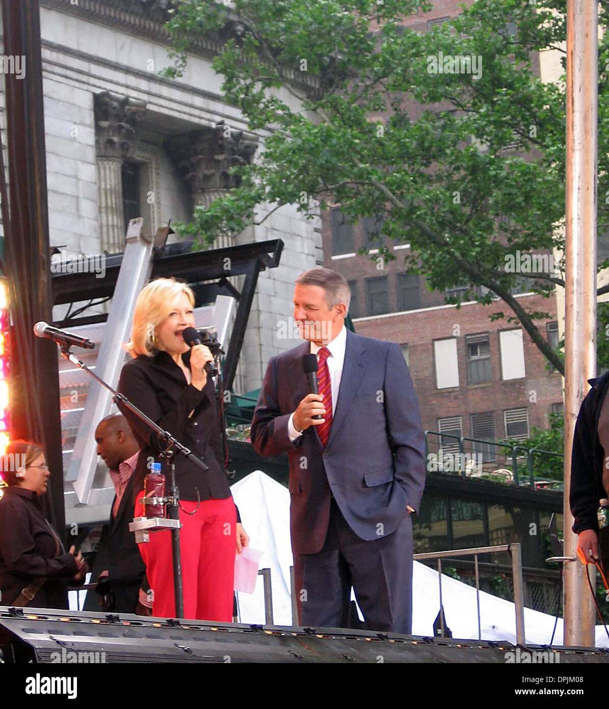 Charles gibson good morning america hi-res stock photography and images ...