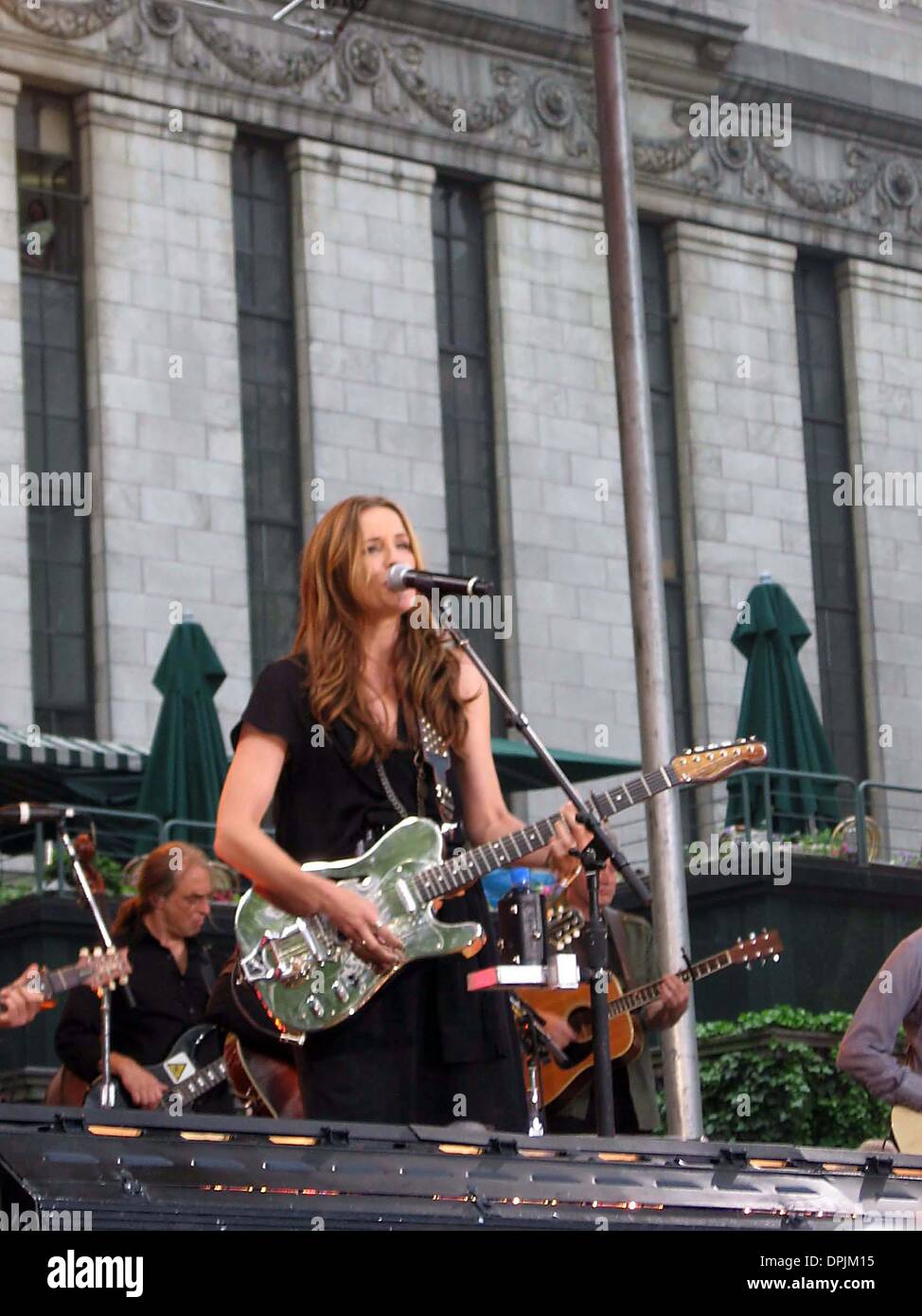 May 26, 2006 - K48103MK.DIXIE CHICKS PERFORM ON ABC'S GOOD MORNING ...