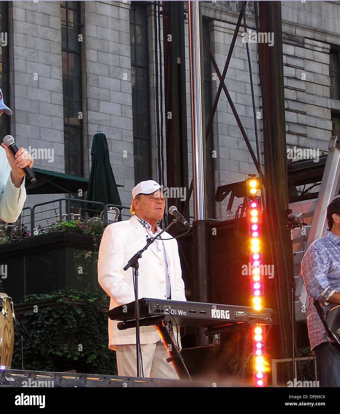 July 7, 2006 - K48543MK.THE BEACH BOYS PERFORM ON ABC'S GOOD MORNING ...