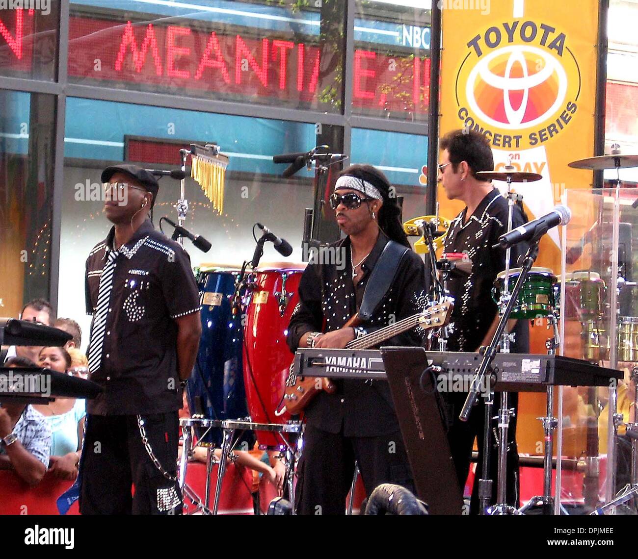 July 14, 2006 - K49000MK.KC & THE SUNSHINE BAND PERFORM ON NBC'S TODAY ...