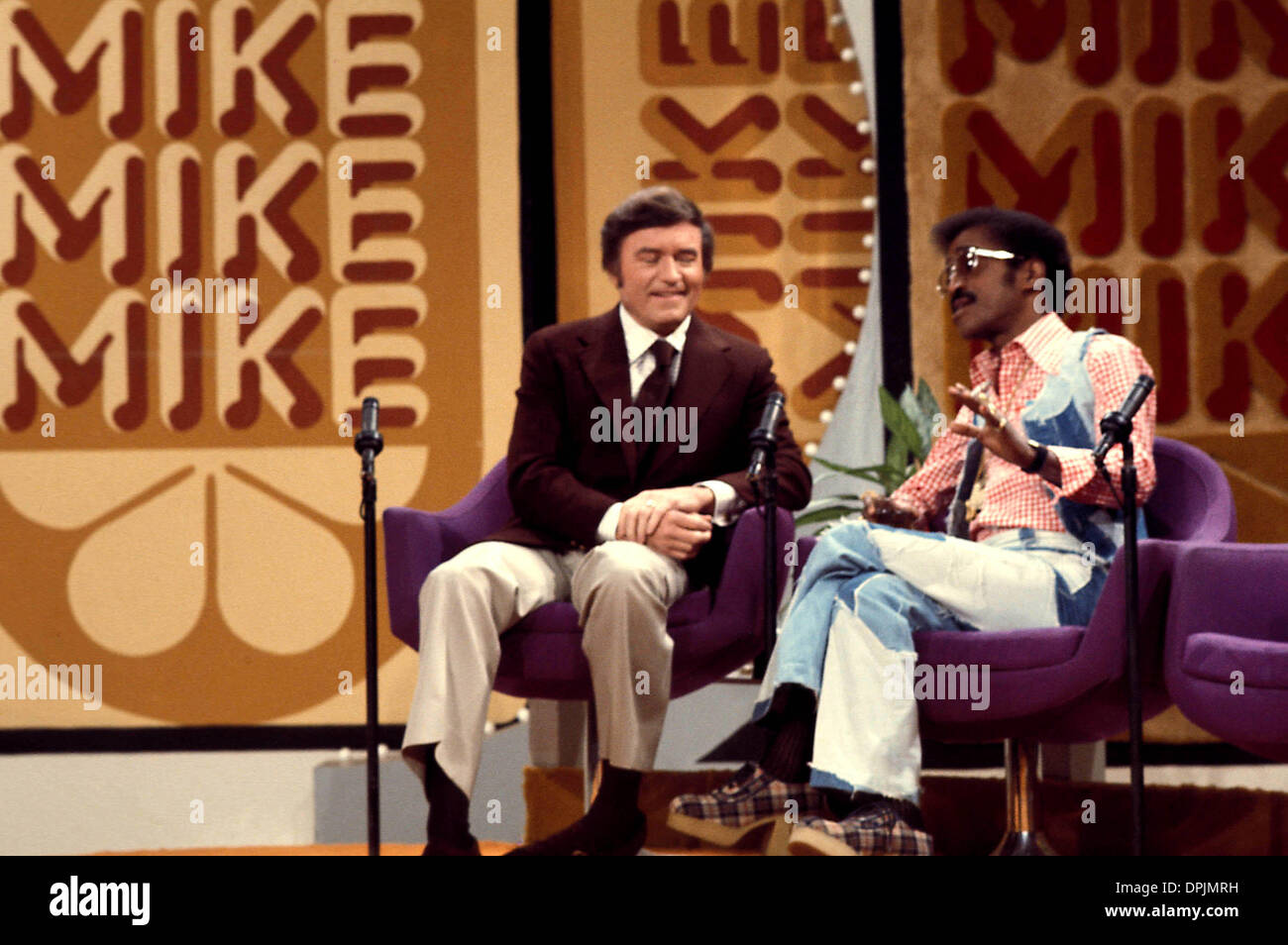 Aug. 11, 2006 - MIKEDOUGLASRETRO.MIKE DOUGLAS WITH SAMMY DAVIS JR. ON ...