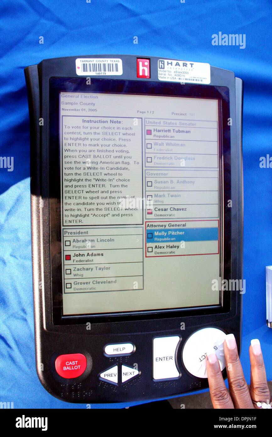 E slate voting machine hi-res stock photography and images - Alamy
