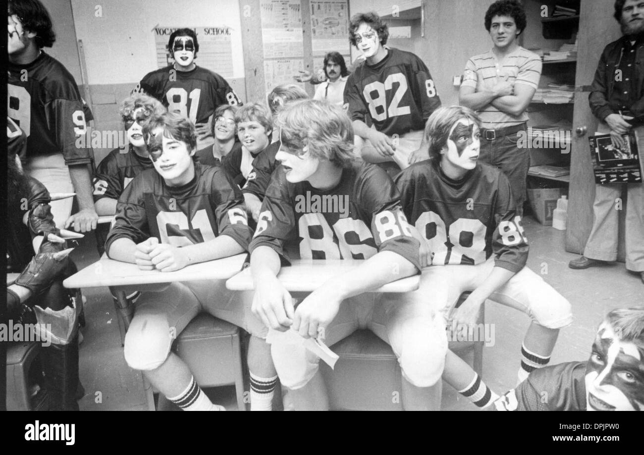 Mar. 13, 2006 - KISS FANS 1970'S. WARING ABBOTT-(Credit Image: © Globe ...