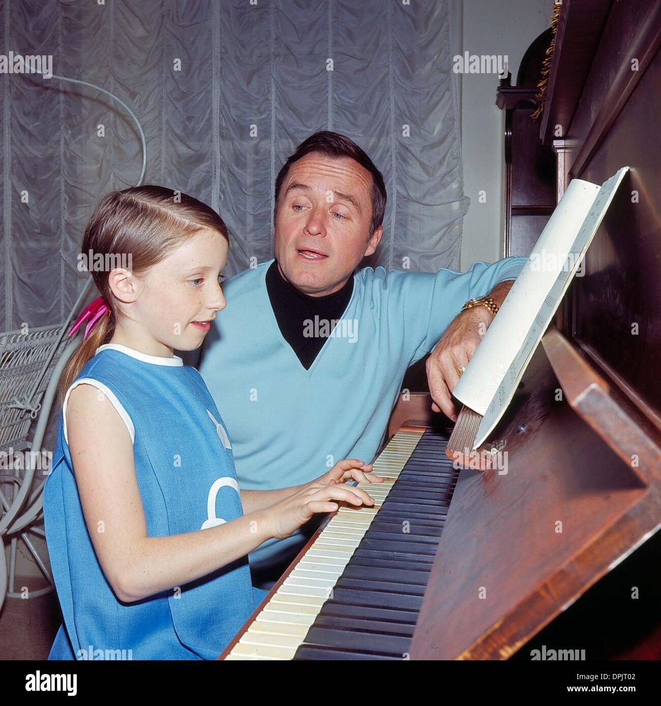 Aug. 11, 2006 - MIKE DOUGLAS WITH HIS DAUGHTER.V8464B. TOM CAFFREY ...
