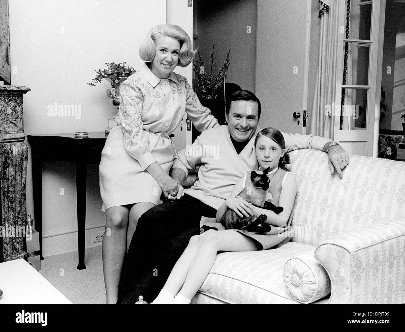 Aug. 11, 2006 - MIKE DOUGLAS WITH HIS WIFE GENEVIEVE PURNELL AND KELLY ...