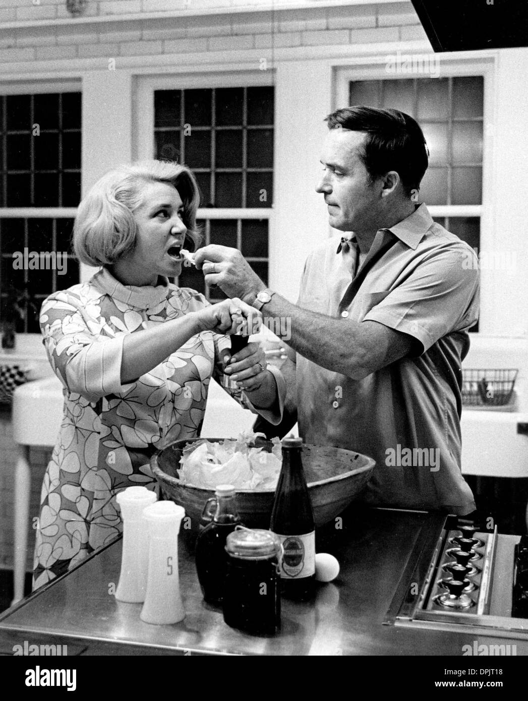 Aug. 14, 2006 - MIKE DOUGLAS WITH HIS WIFE GENEVIEVE PURNELL DOUGLAS ...