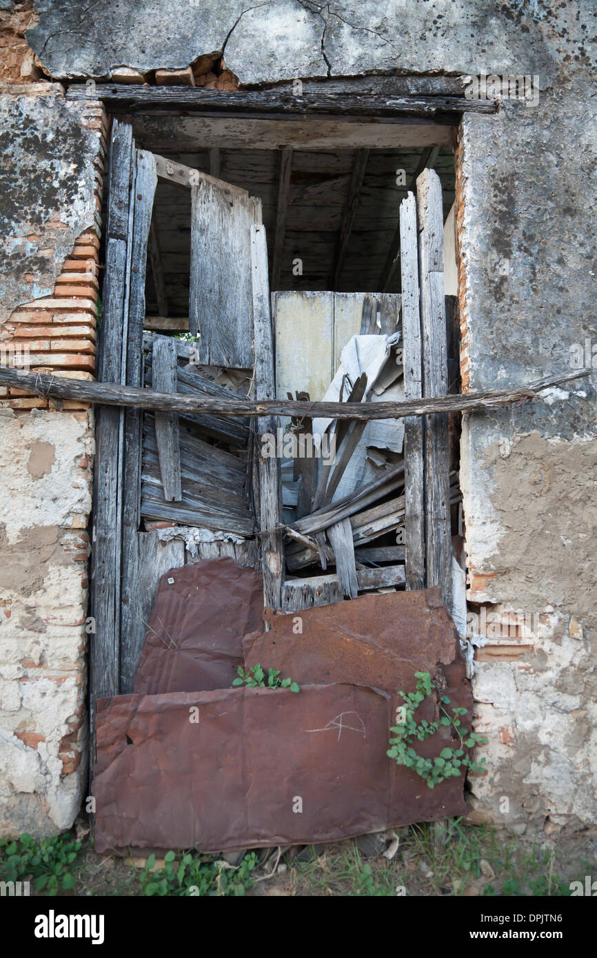 derelict house, Trinidad, Cuba Stock Photo - Alamy