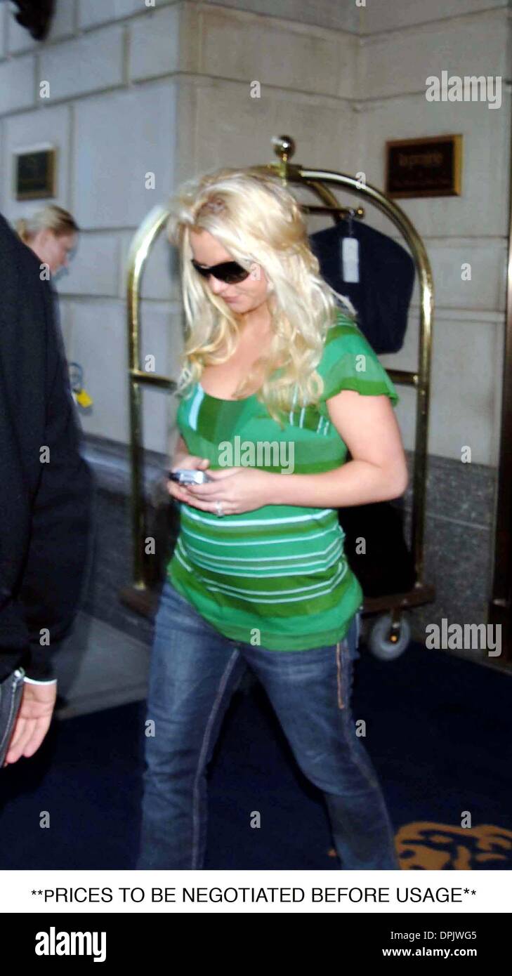 May 18, 2006 - New York, New York, USA - K47935AR.Britney Spears (shows ...