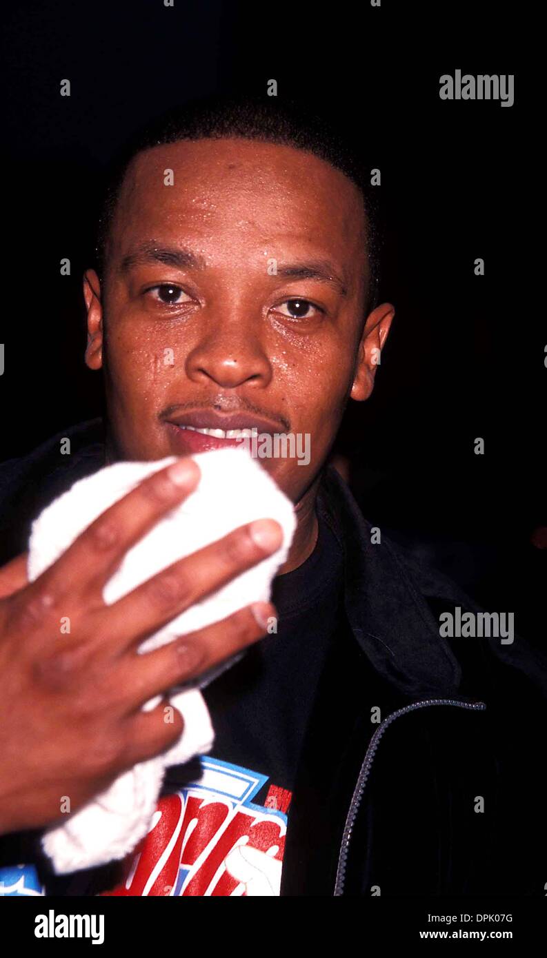 Dr dre 1999 hi-res stock photography and images - Alamy