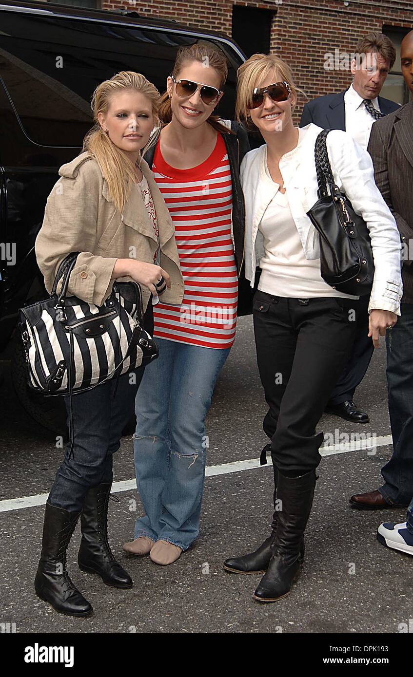 May 23, 2006 - K48001AR.DIXIE CHICKS APPEARANCE ON THE LATE SHOW WITH ...