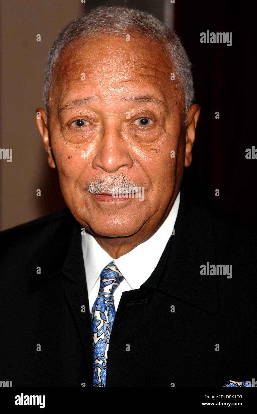 June 9, 2006 - New York, New York, USA - K48258AR.FRIARS CLUB TO ROASR ...