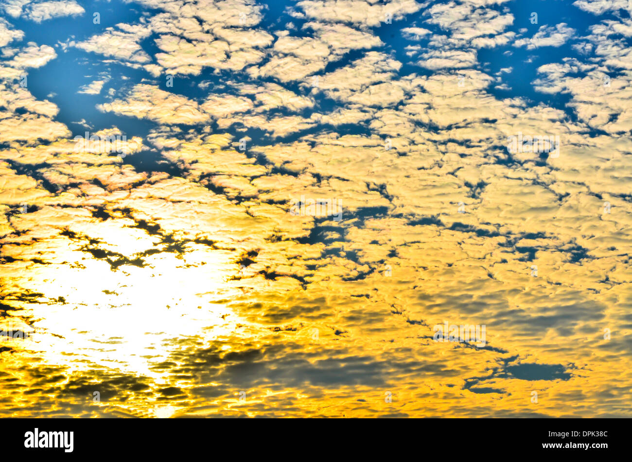Sun behind the horizon hi-res stock photography and images - Alamy