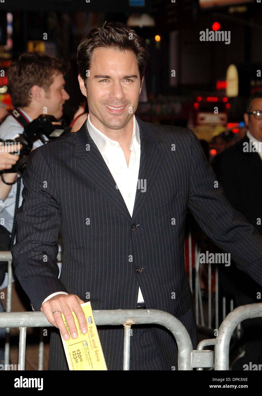 Apr. 26, 2006 - New York, New York, USA - K47610AR.Red Carpet arrivals ...