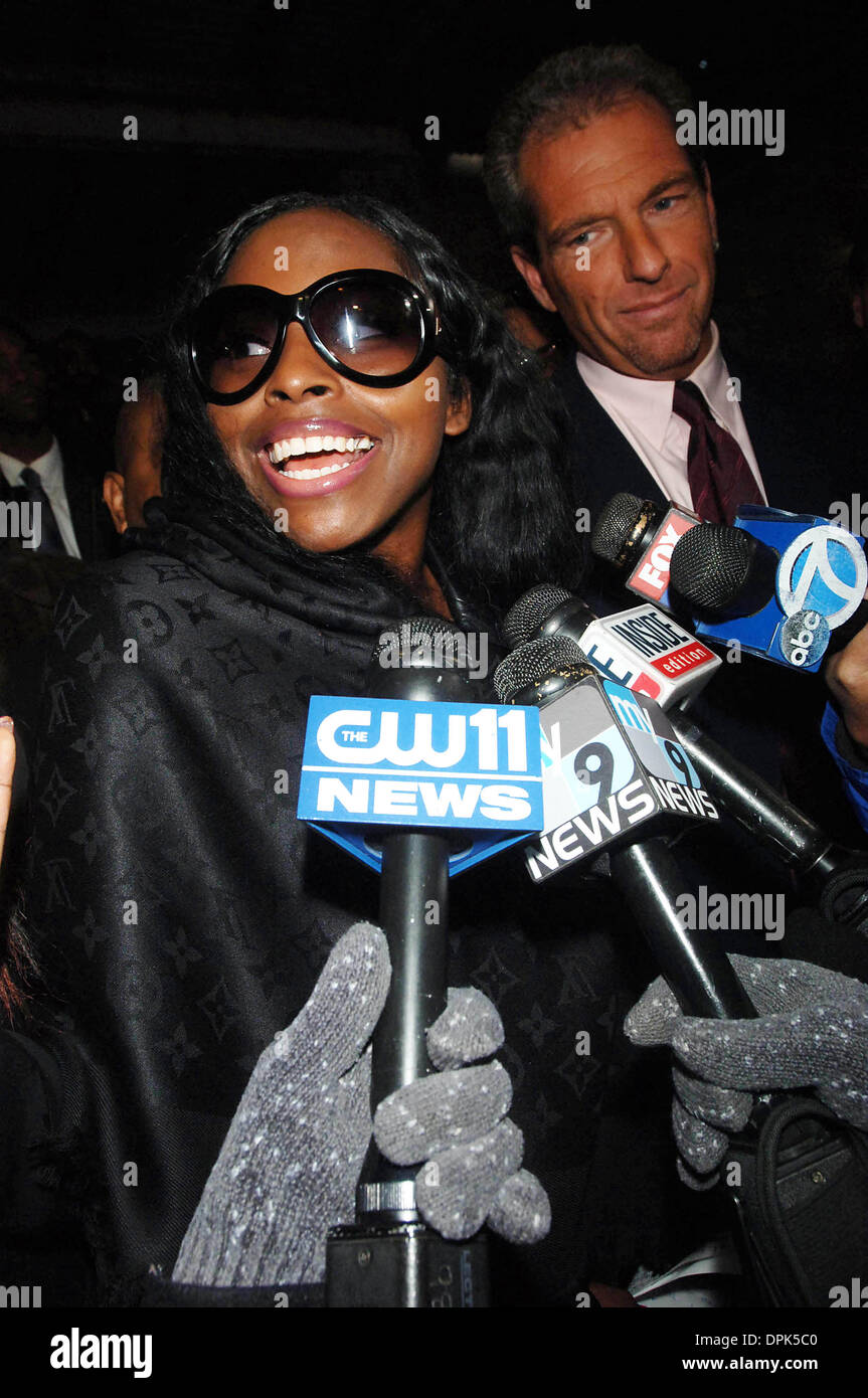 Oct. 24, 2006 - New York, new york - Foxy Brown appears in New York ...