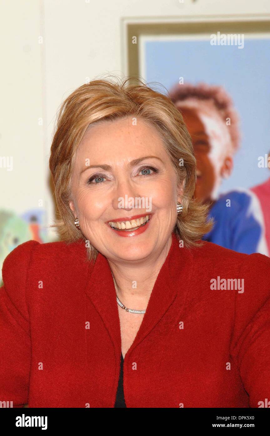 Dec. 18, 2006 - New York, New York, USA - K51129AR.Sen. Hillary Clinton ...