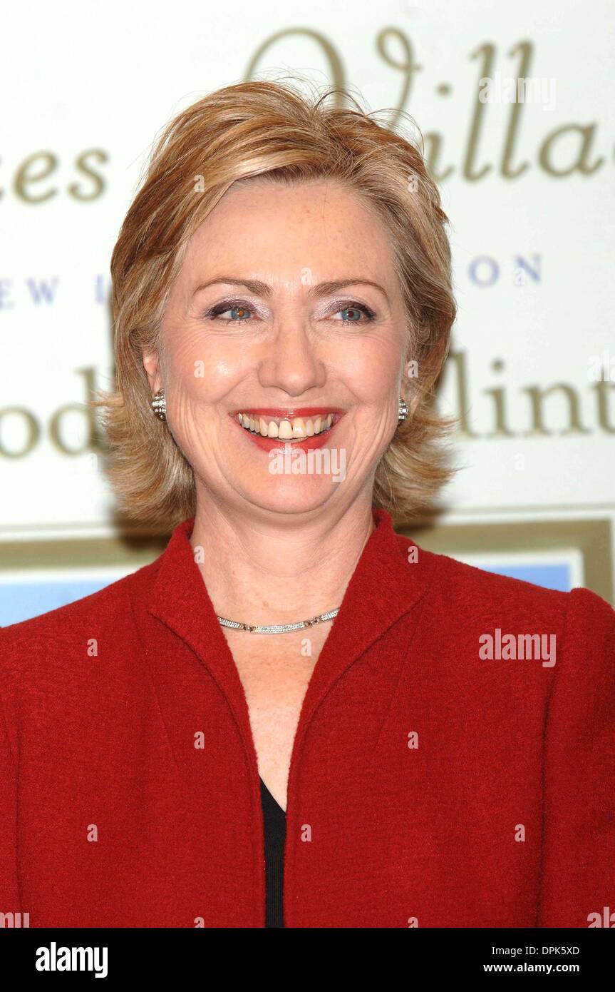 Dec. 18, 2006 - New York, New York, USA - K51129AR.Sen. Hillary Clinton ...