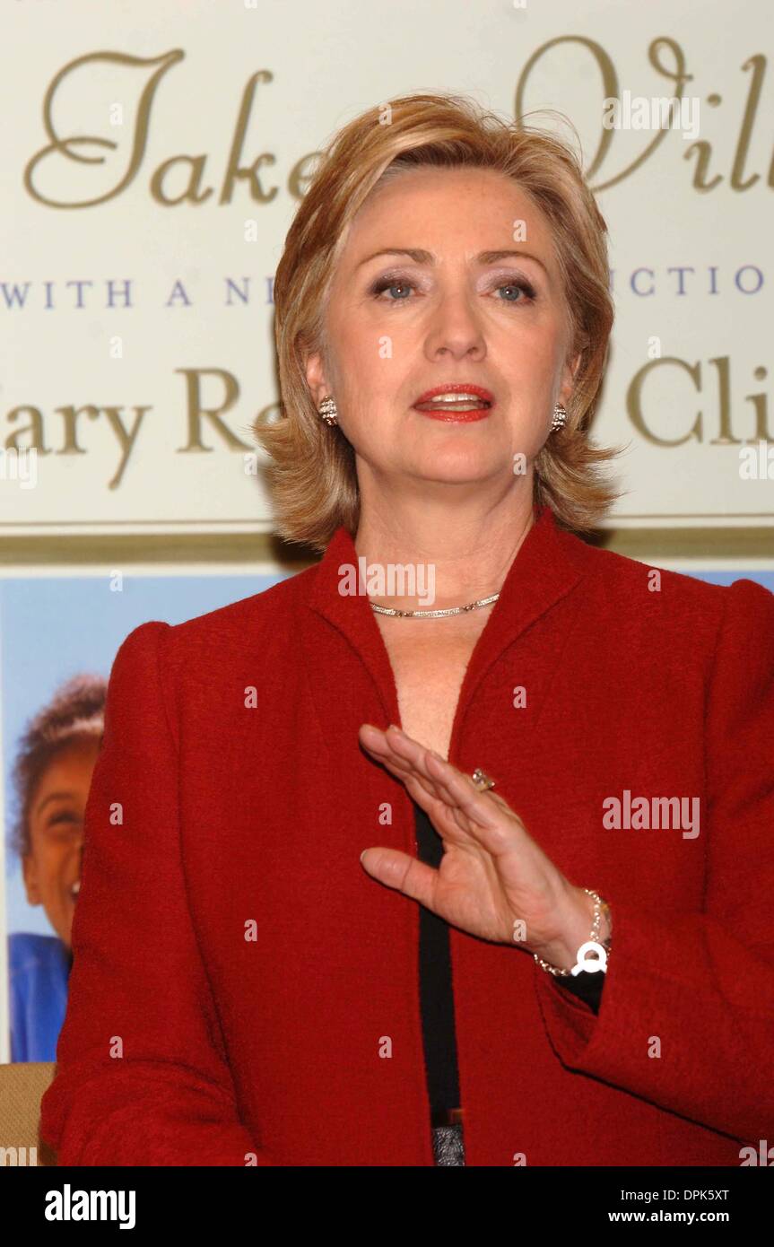 Dec. 18, 2006 - New York, New York, USA - K51129AR.Sen. Hillary Clinton ...