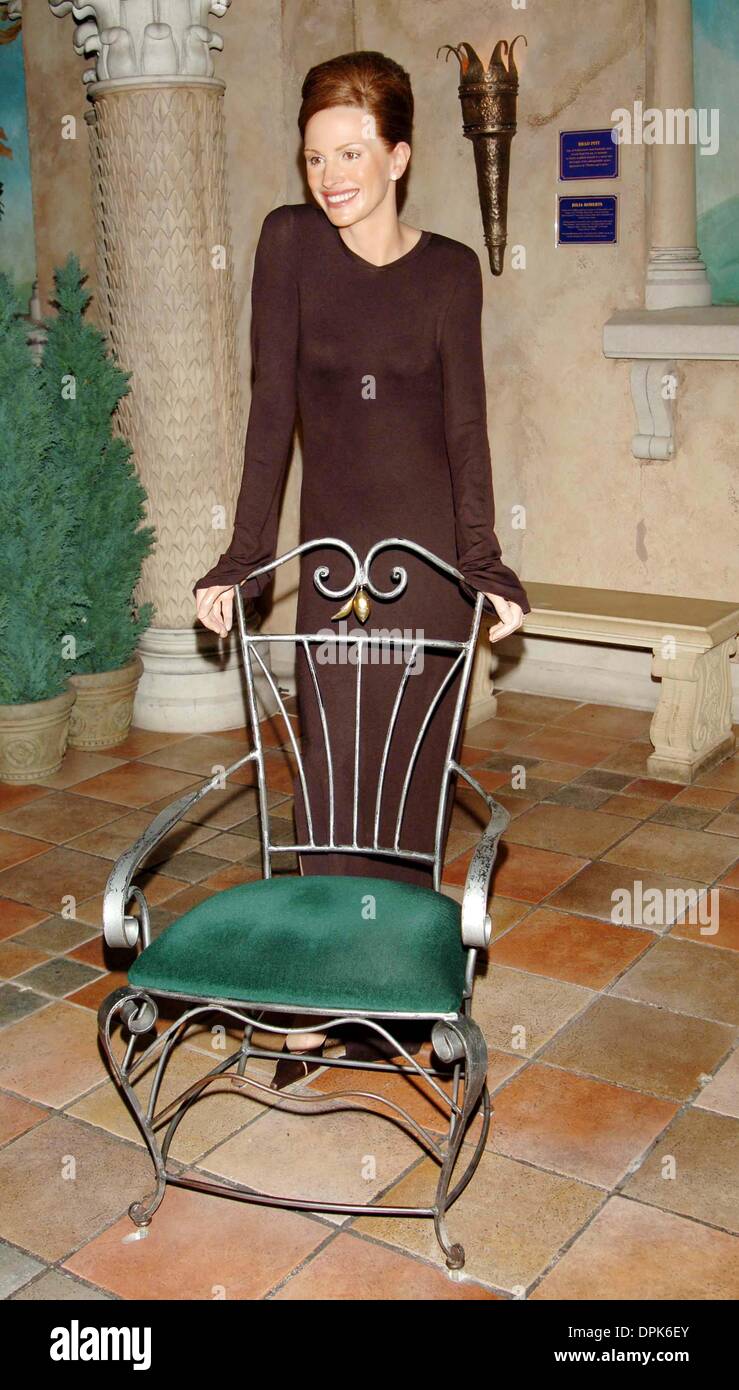 Julia roberts wax figure in hi-res stock photography and images - Alamy