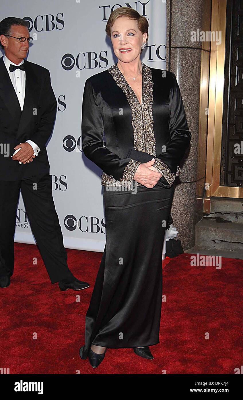June 12, 2006 - K48264AR 60TH ANNUAL TONY AWARDS '' ARRIVALS '' AT ...