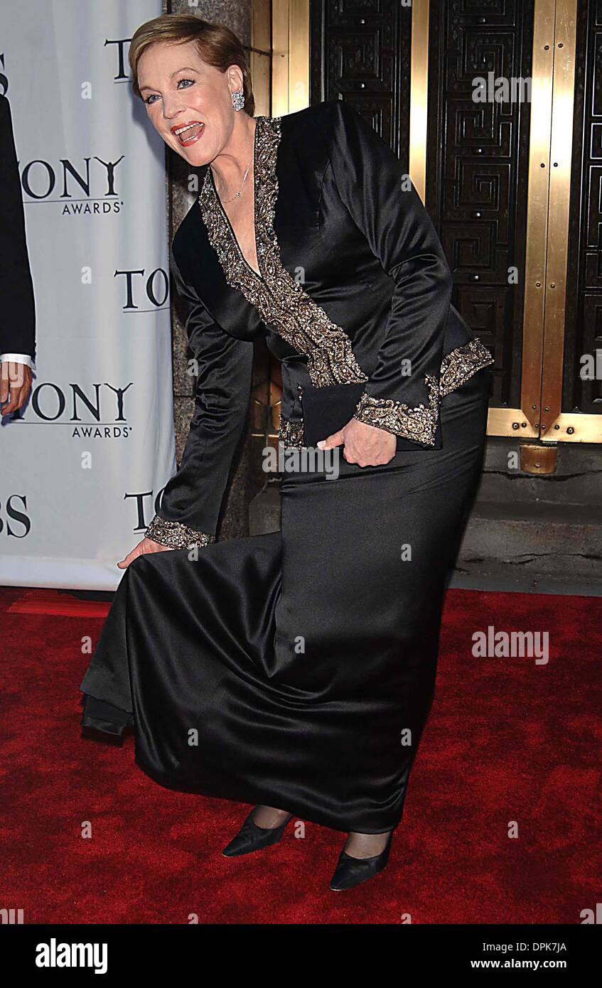 June 12, 2006 - K48264AR 60TH ANNUAL TONY AWARDS '' ARRIVALS '' AT ...