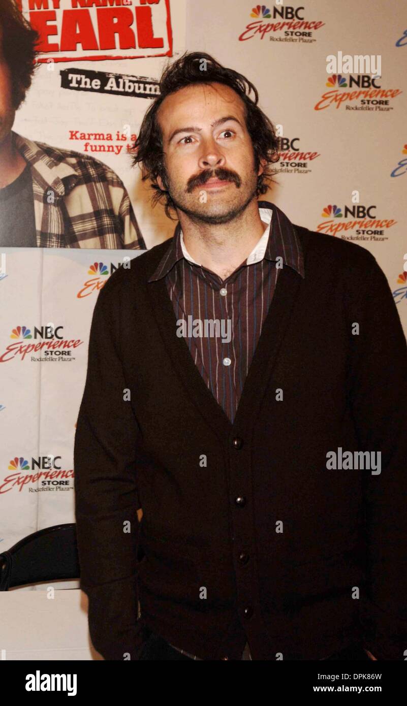 Ethan suplee and jason lee hi-res stock photography and images - Alamy