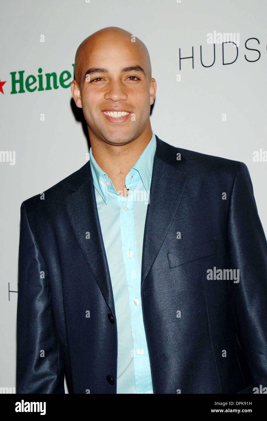 Dec. 31, 2006 - New York, New York, USA - Christina Aguilera hosts a ...