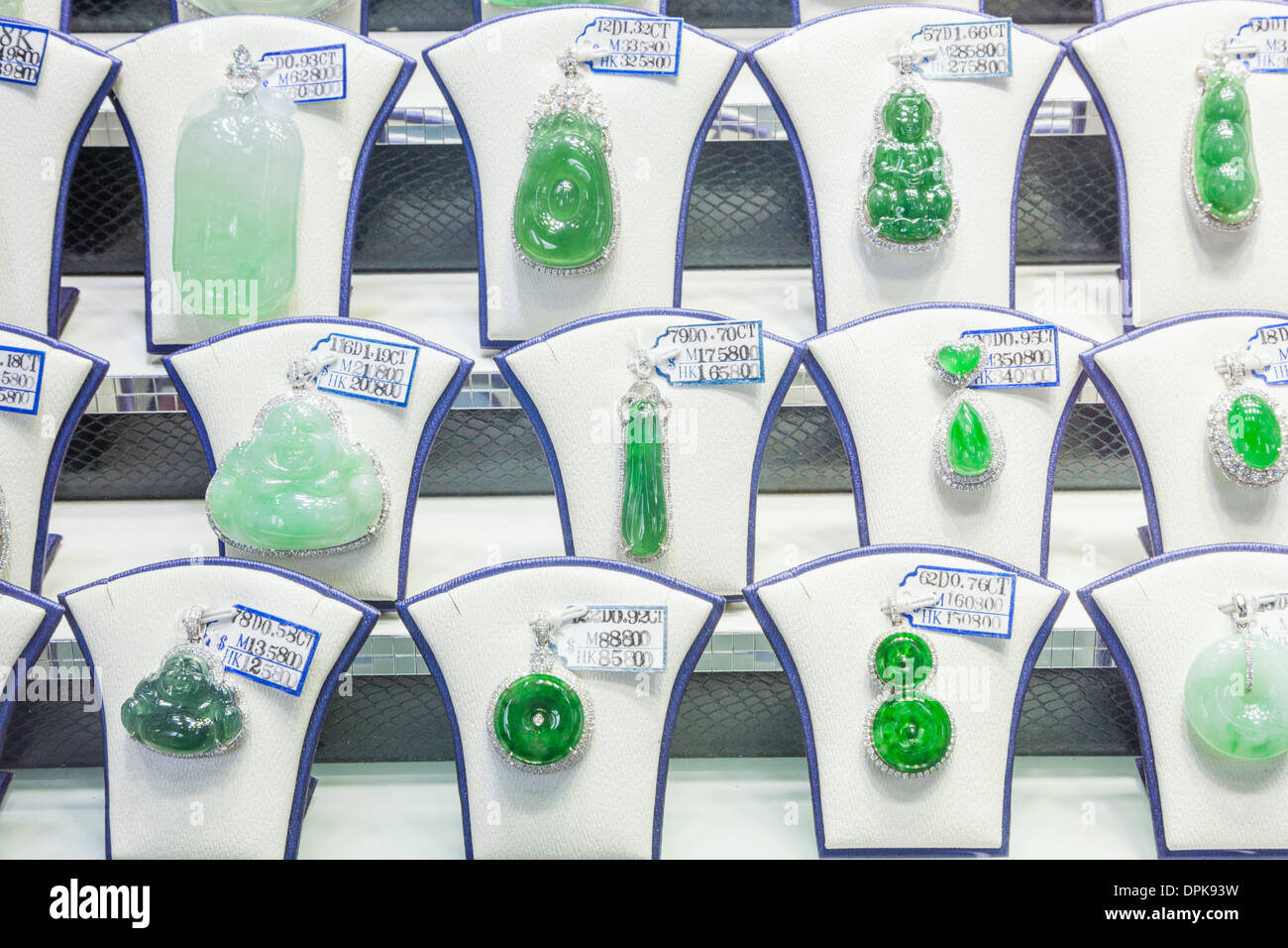 Jade jewellery hi-res stock photography and images - Alamy