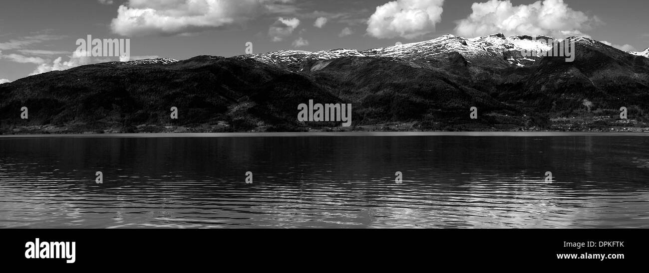 Fjord reflections mountains hi-res stock photography and images - Alamy