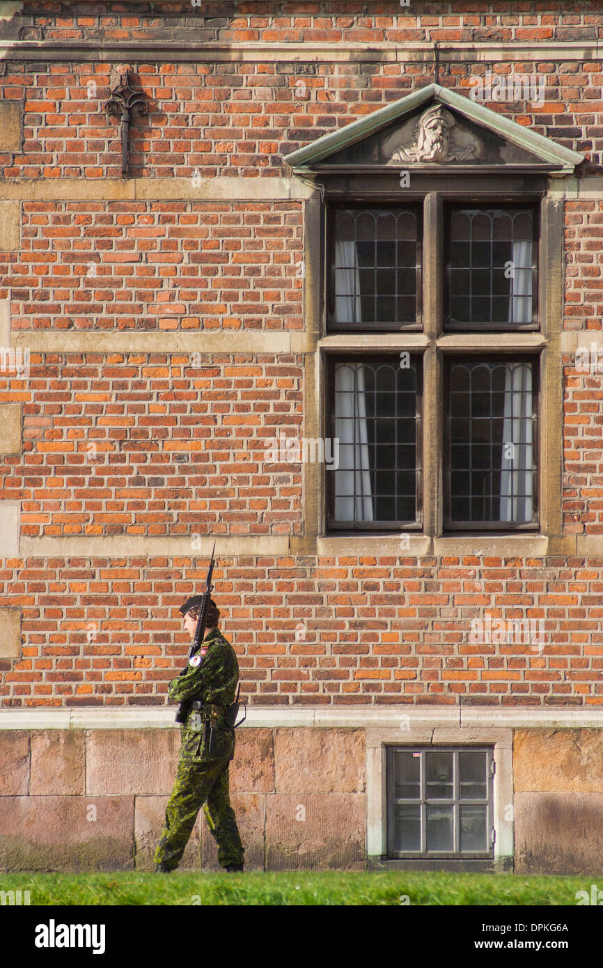 Royal life guard on patrol outside Rosenborg Castle, Copenhagen ...