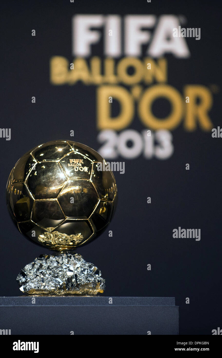 Ballon d'or trophy hi-res stock photography and images - Alamy