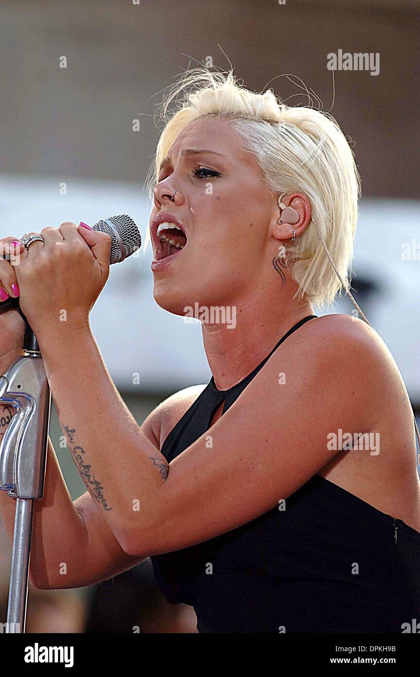 Alecia moore hi-res stock photography and images - Alamy