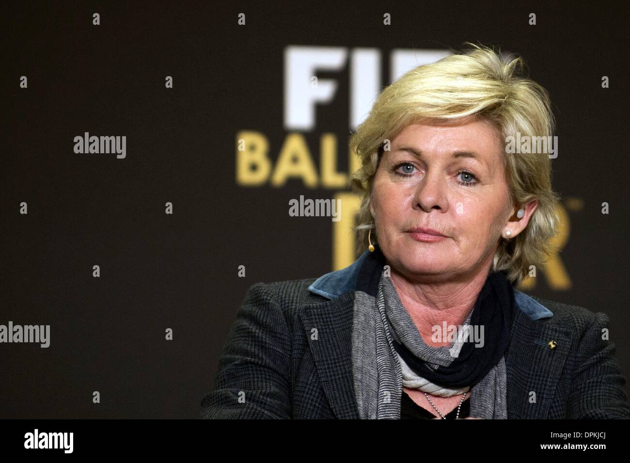 Fifa world coach football year hi-res stock photography and images - Alamy